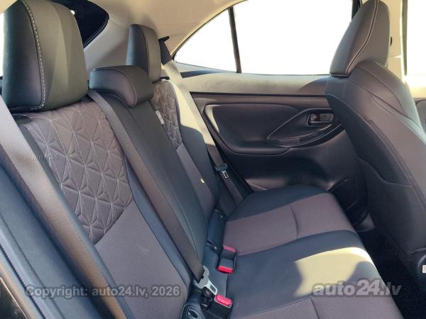 Черный Тойота Yaris Cross 2023 в Таллин, объемом двигателя 1.49 л и пробегом 46 тыс. км за 23995 €, фото 8 на AUTOMOTO.COM.LV