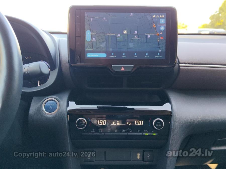 Melns Toyota Yaris Cross 2023 Tallina, ar dzinēja tilpumu 1.49 L un nobraukumu 46 tūkst. km par 23995 €, foto 15 vietnē AUTOMOTO.COM.LV