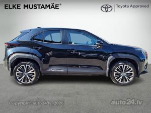 Melns Toyota Yaris Cross 2023 Tallina, ar dzinēja tilpumu 1.49 L un nobraukumu 46 tūkst. km par 23995 €, foto 17 vietnē AUTOMOTO.COM.LV