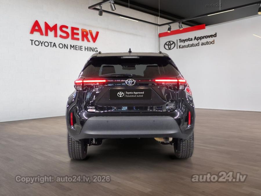 Черный Тойота Yaris Cross 2025 в Таллин, объемом двигателя 1.50 л и пробегом 28 тыс. км за 24990 €, фото 5 на AUTOMOTO.COM.LV