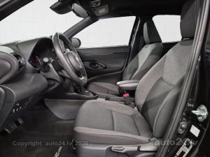 Черный Тойота Yaris Cross 2025 в Таллин, объемом двигателя 1.50 л и пробегом 28 тыс. км за 24990 €, фото 12 на AUTOMOTO.COM.LV
