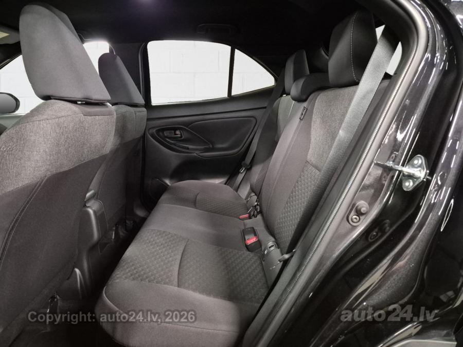 Черный Тойота Yaris Cross 2025 в Таллин, объемом двигателя 1.50 л и пробегом 28 тыс. км за 24990 €, фото 20 на AUTOMOTO.COM.LV