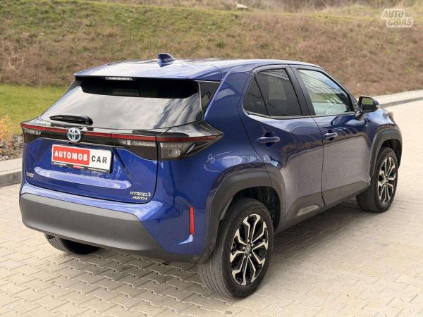 Zils Toyota Yaris Cross 2021 Viļņa, ar dzinēja tilpumu 1.50 L un nobraukumu 80 tūkst. km par 22350 €, foto 1 vietnē AUTOMOTO.COM.LV