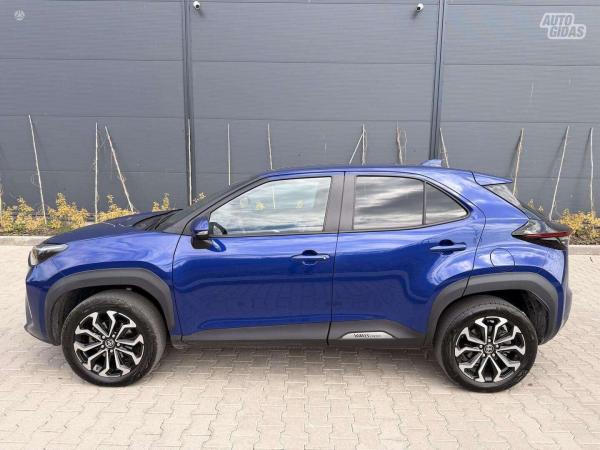 Blue Toyota Yaris Cross 2021 in Vilnius, with an engine capacity of 1.50 L and mileage of 80 thousand km for 22350 €, photo 8 on AUTOMOTO.COM.LV