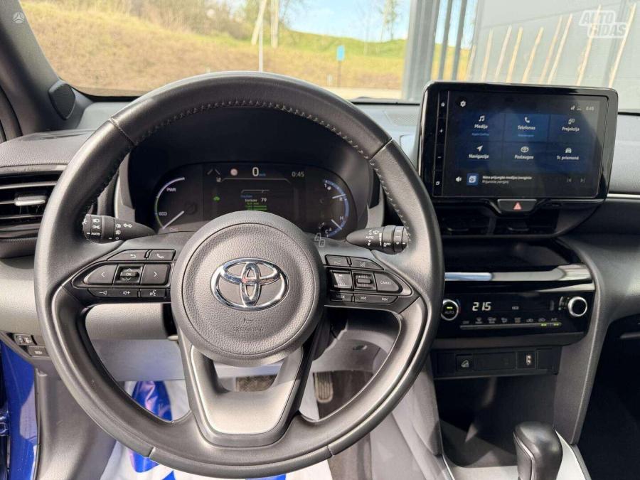 Blue Toyota Yaris Cross 2021 in Vilnius, with an engine capacity of 1.50 L and mileage of 80 thousand km for 22350 €, photo 22 on AUTOMOTO.COM.LV