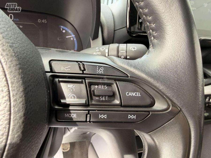 Blue Toyota Yaris Cross 2021 in Vilnius, with an engine capacity of 1.50 L and mileage of 80 thousand km for 22350 €, photo 24 on AUTOMOTO.COM.LV