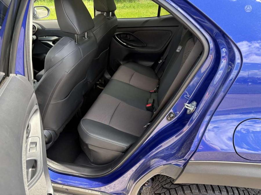 Zils Toyota Yaris Cross 2021 Kauņa, ar dzinēja tilpumu 1.50 L un nobraukumu 53 tūkst. km par 20900 €, foto 21 vietnē AUTOMOTO.COM.LV