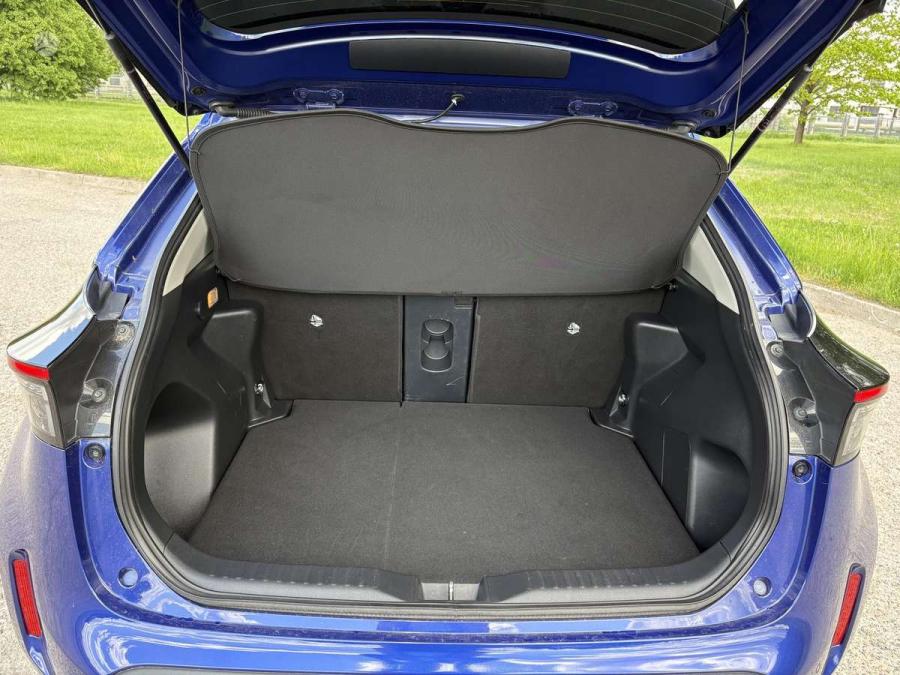 Zils Toyota Yaris Cross 2021 Kauņa, ar dzinēja tilpumu 1.50 L un nobraukumu 53 tūkst. km par 20900 €, foto 22 vietnē AUTOMOTO.COM.LV