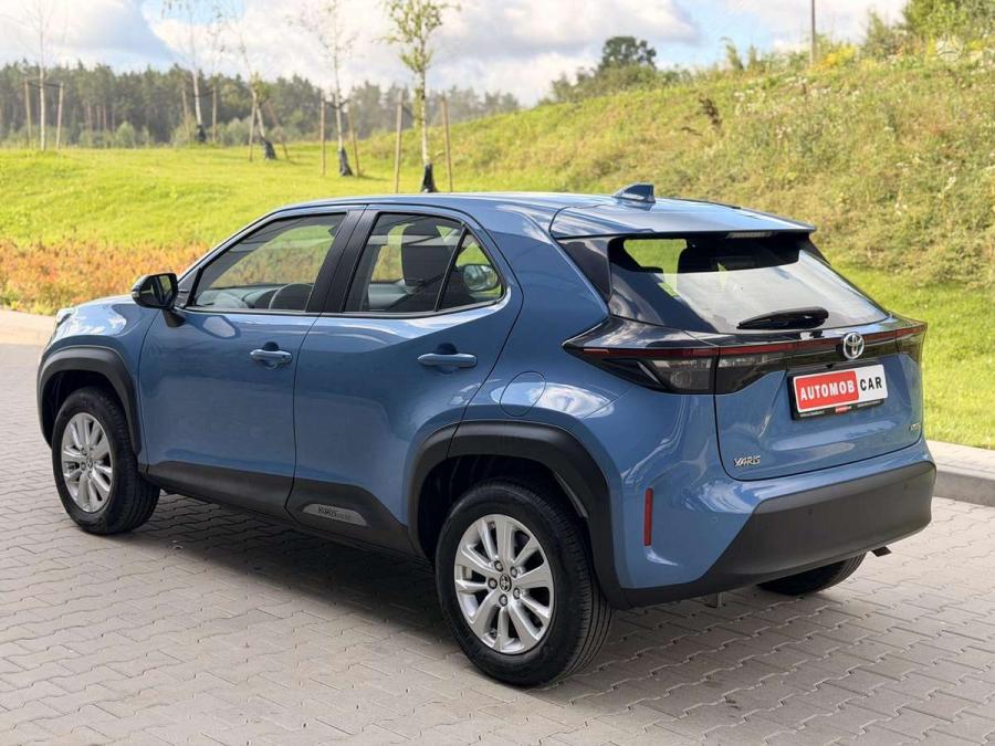 Zils Toyota Yaris Cross 2022 Viļņa, ar dzinēja tilpumu 1.49 L un nobraukumu 111 tūkst. km par 19500 €, foto 10 vietnē AUTOMOTO.COM.LV