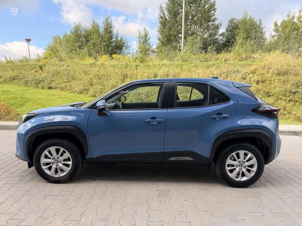 Zils Toyota Yaris Cross 2022 Viļņa, ar dzinēja tilpumu 1.49 L un nobraukumu 111 tūkst. km par 19500 €, foto 10 vietnē AUTOMOTO.COM.LV