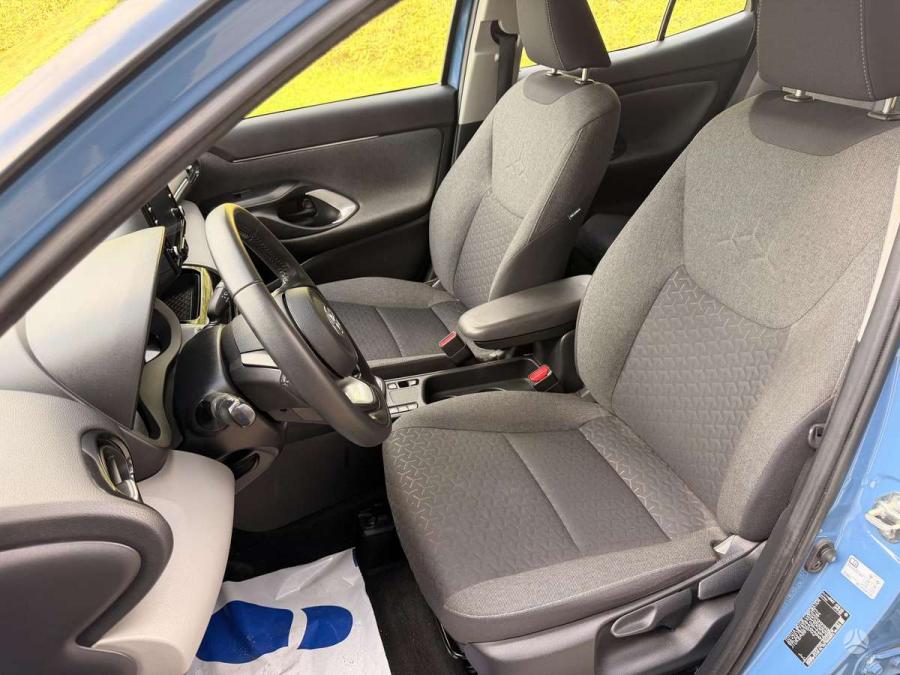 Zils Toyota Yaris Cross 2022 Viļņa, ar dzinēja tilpumu 1.49 L un nobraukumu 111 tūkst. km par 19500 €, foto 16 vietnē AUTOMOTO.COM.LV