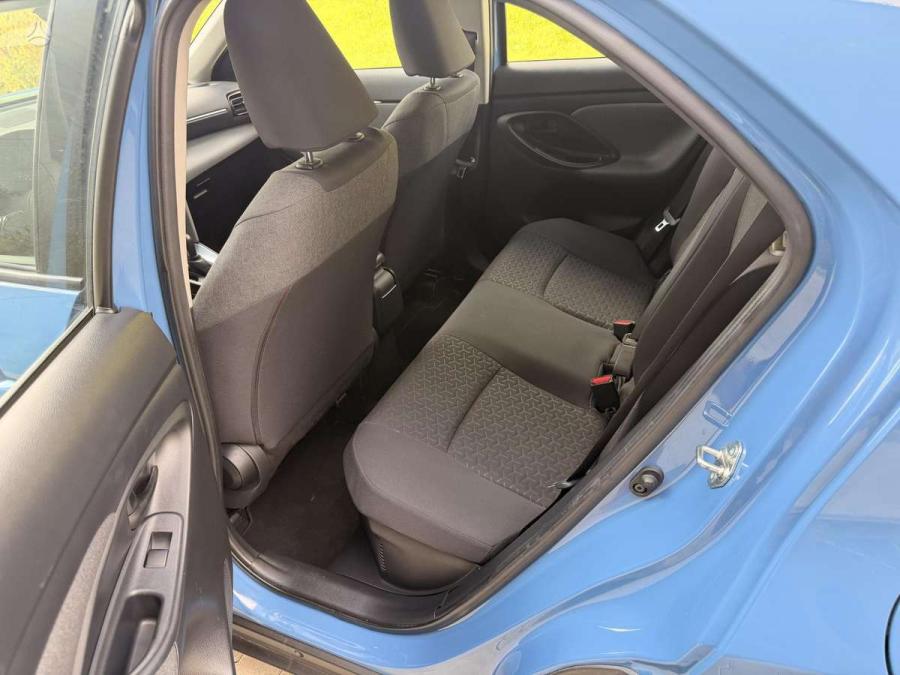 Zils Toyota Yaris Cross 2022 Viļņa, ar dzinēja tilpumu 1.49 L un nobraukumu 111 tūkst. km par 19500 €, foto 17 vietnē AUTOMOTO.COM.LV