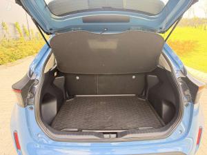 Zils Toyota Yaris Cross 2022 Viļņa, ar dzinēja tilpumu 1.49 L un nobraukumu 111 tūkst. km par 19500 €, foto 19 vietnē AUTOMOTO.COM.LV