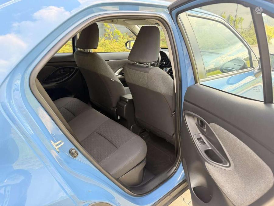 Zils Toyota Yaris Cross 2022 Viļņa, ar dzinēja tilpumu 1.49 L un nobraukumu 111 tūkst. km par 19500 €, foto 21 vietnē AUTOMOTO.COM.LV
