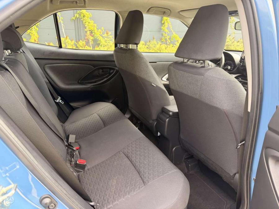 Zils Toyota Yaris Cross 2022 Viļņa, ar dzinēja tilpumu 1.49 L un nobraukumu 111 tūkst. km par 19500 €, foto 22 vietnē AUTOMOTO.COM.LV