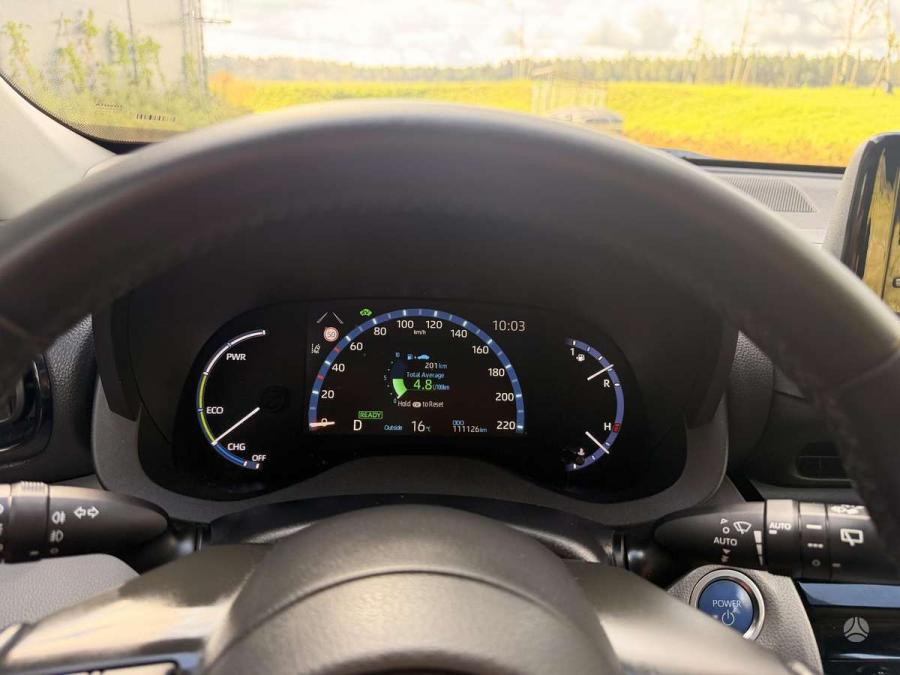 Zils Toyota Yaris Cross 2022 Viļņa, ar dzinēja tilpumu 1.49 L un nobraukumu 111 tūkst. km par 19500 €, foto 32 vietnē AUTOMOTO.COM.LV
