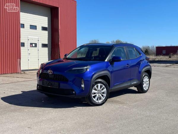 Zils Toyota Yaris Cross 2024 Viļņa, ar dzinēja tilpumu 1.50 L un nobraukumu 46 tūkst. km par 19300 €, foto 1 vietnē AUTOMOTO.COM.LV