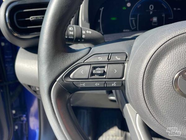 Zils Toyota Yaris Cross 2024 Viļņa, ar dzinēja tilpumu 1.50 L un nobraukumu 46 tūkst. km par 19300 €, foto 10 vietnē AUTOMOTO.COM.LV