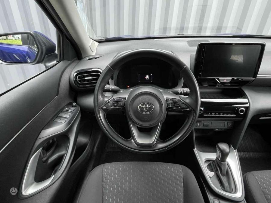 Синий Тойота Yaris Cross 2024 в Вильнюс, объемом двигателя 1.49 л и пробегом 49 тыс. км за 19000 €, фото 12 на AUTOMOTO.COM.LV