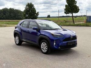 Blue Toyota Yaris Cross 2024 in Ukmerge, with an engine capacity of 1.49 L and mileage of 40 thousand km for 18999 €, photo 3 on AUTOMOTO.COM.LV