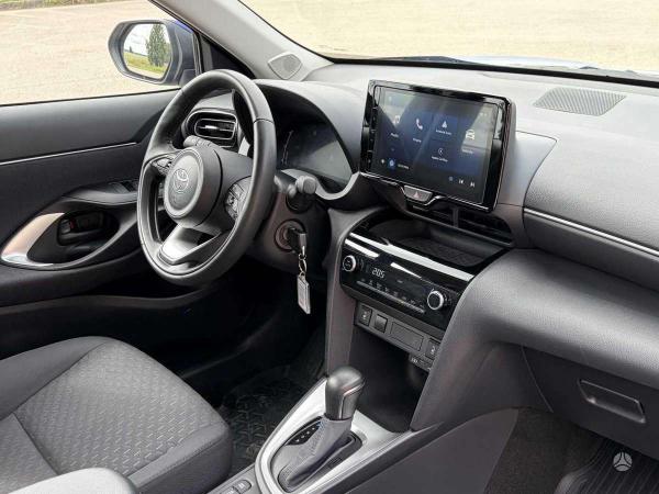 Zils Toyota Yaris Cross 2024 Ukmergė, ar dzinēja tilpumu 1.49 L un nobraukumu 40 tūkst. km par 18999 €, foto 8 vietnē AUTOMOTO.COM.LV