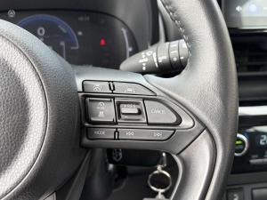 Blue Toyota Yaris Cross 2024 in Ukmerge, with an engine capacity of 1.49 L and mileage of 40 thousand km for 18999 €, photo 16 on AUTOMOTO.COM.LV