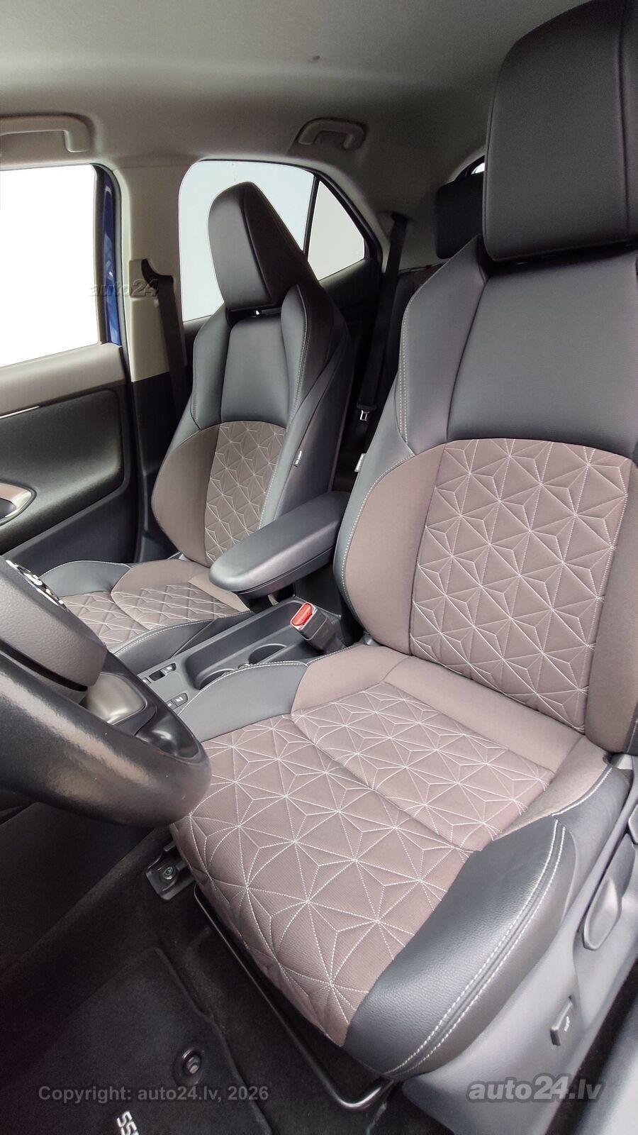 Zils Toyota Yaris Cross 2022 Tallina, ar dzinēja tilpumu 1.49 L un nobraukumu 77 tūkst. km par 22495 €, foto 12 vietnē AUTOMOTO.COM.LV