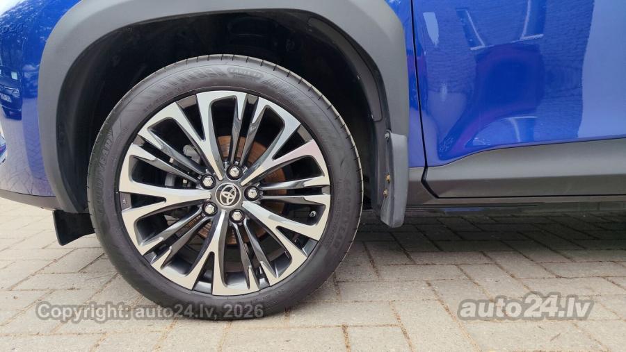 Zils Toyota Yaris Cross 2022 Tallina, ar dzinēja tilpumu 1.49 L un nobraukumu 77 tūkst. km par 22495 €, foto 16 vietnē AUTOMOTO.COM.LV