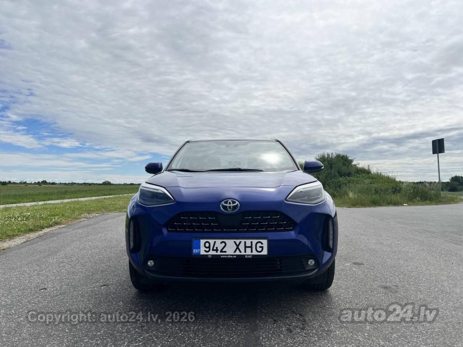 Zils Toyota Yaris Cross 2022 Tallina, ar dzinēja tilpumu 1.50 L un nobraukumu 70 tūkst. km par 21700 €, foto 1 vietnē AUTOMOTO.COM.LV
