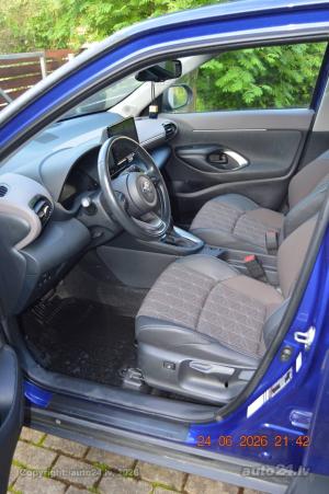 Zils Toyota Yaris Cross 2022 Tallina, ar dzinēja tilpumu 1.50 L un nobraukumu 70 tūkst. km par 21700 €, foto 12 vietnē AUTOMOTO.COM.LV