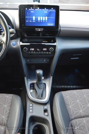 Zils Toyota Yaris Cross 2022 Tallina, ar dzinēja tilpumu 1.50 L un nobraukumu 70 tūkst. km par 21700 €, foto 15 vietnē AUTOMOTO.COM.LV