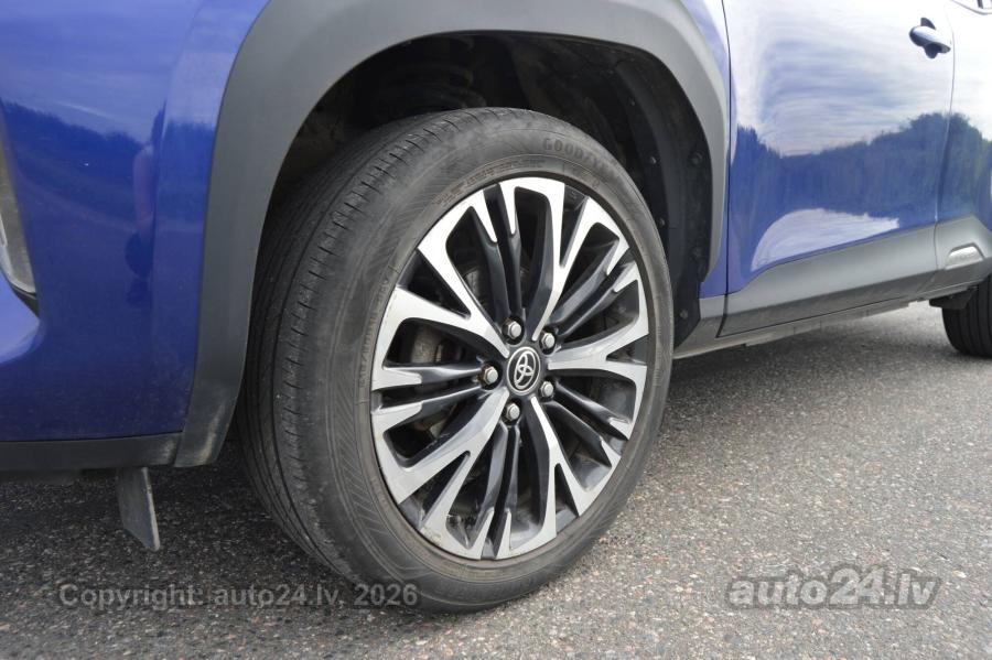 Zils Toyota Yaris Cross 2022 Tallina, ar dzinēja tilpumu 1.50 L un nobraukumu 70 tūkst. km par 21700 €, foto 23 vietnē AUTOMOTO.COM.LV