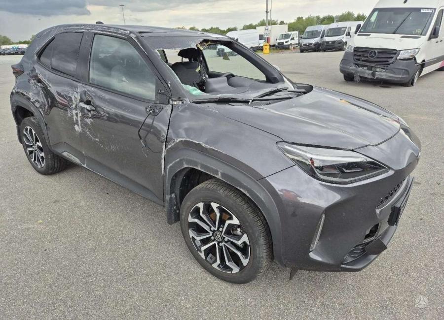 Коричневый Тойота Yaris Cross 2021 в Клайпеда, объемом двигателя 1.50 л и пробегом 54 тыс. км за 7800 €, фото 1 на AUTOMOTO.COM.LV