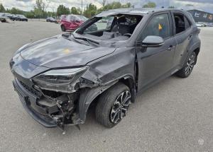 Коричневый Тойота Yaris Cross 2021 в Клайпеда, объемом двигателя 1.50 л и пробегом 54 тыс. км за 7800 €, фото 3 на AUTOMOTO.COM.LV