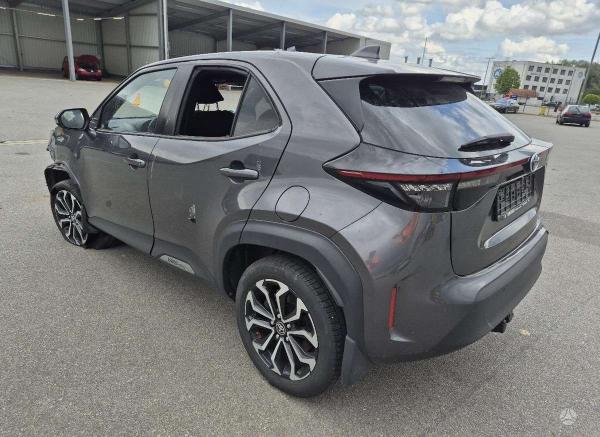 Коричневый Тойота Yaris Cross 2021 в Клайпеда, объемом двигателя 1.50 л и пробегом 54 тыс. км за 7800 €, фото 3 на AUTOMOTO.COM.LV