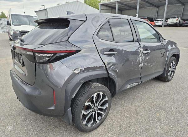 Коричневый Тойота Yaris Cross 2021 в Клайпеда, объемом двигателя 1.50 л и пробегом 54 тыс. км за 7800 €, фото 4 на AUTOMOTO.COM.LV