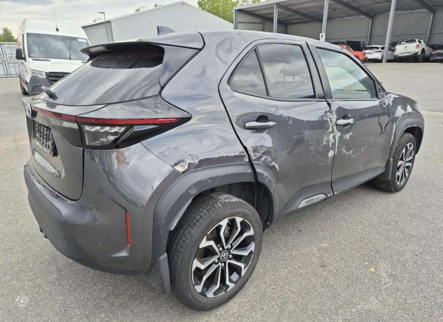 Коричневый Тойота Yaris Cross 2021 в Клайпеда, объемом двигателя 1.50 л и пробегом 54 тыс. км за 7800 €, фото 5 на AUTOMOTO.COM.LV
