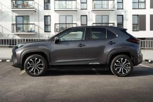 Brūns Toyota Yaris Cross 2022 Viļņa, ar dzinēja tilpumu 1.49 L un nobraukumu 80 tūkst. km par 19600 €, foto 4 vietnē AUTOMOTO.COM.LV