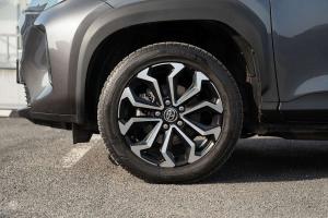 Brūns Toyota Yaris Cross 2022 Viļņa, ar dzinēja tilpumu 1.49 L un nobraukumu 80 tūkst. km par 19600 €, foto 13 vietnē AUTOMOTO.COM.LV