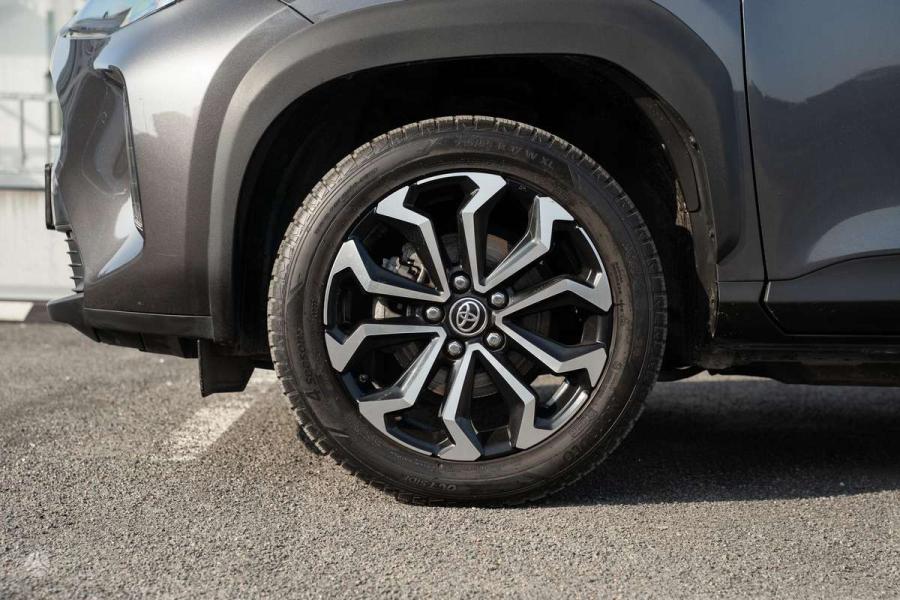 Brūns Toyota Yaris Cross 2022 Viļņa, ar dzinēja tilpumu 1.49 L un nobraukumu 80 tūkst. km par 19600 €, foto 13 vietnē AUTOMOTO.COM.LV