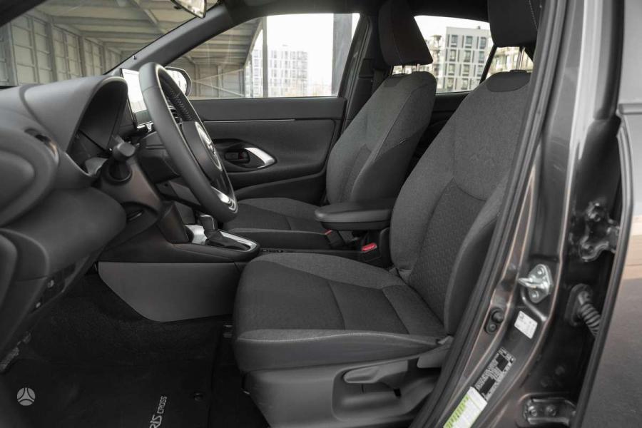 Brūns Toyota Yaris Cross 2022 Viļņa, ar dzinēja tilpumu 1.49 L un nobraukumu 80 tūkst. km par 19600 €, foto 15 vietnē AUTOMOTO.COM.LV