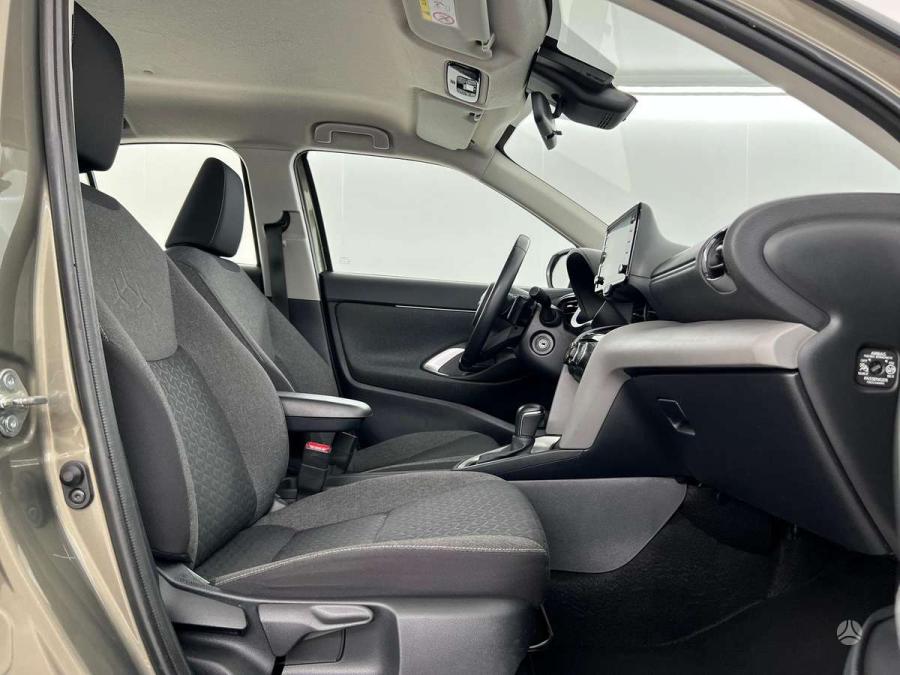 Коричневый Тойота Yaris Cross 2022 в Вильнюс, объемом двигателя 1.49 л и пробегом 93 тыс. км за 18900 €, фото 7 на AUTOMOTO.COM.LV