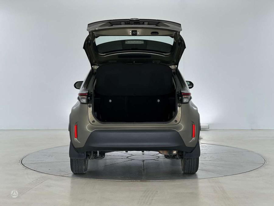 Коричневый Тойота Yaris Cross 2022 в Вильнюс, объемом двигателя 1.49 л и пробегом 93 тыс. км за 18900 €, фото 11 на AUTOMOTO.COM.LV