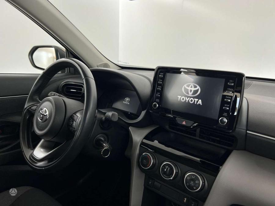 Коричневый Тойота Yaris Cross 2022 в Вильнюс, объемом двигателя 1.49 л и пробегом 93 тыс. км за 18900 €, фото 14 на AUTOMOTO.COM.LV