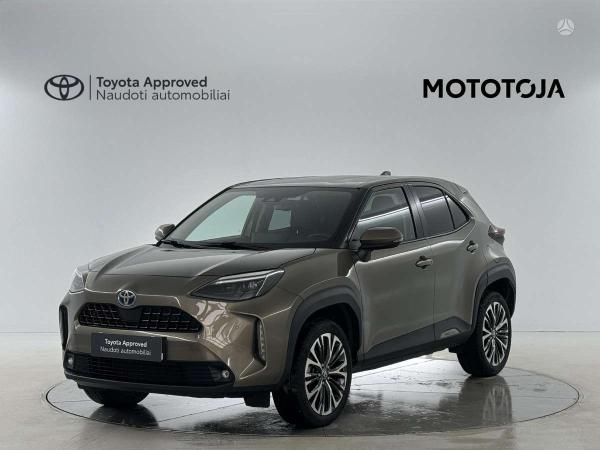 Brūns Toyota Yaris Cross 2023 Viļņa, ar dzinēja tilpumu 1.49 L un nobraukumu 47 tūkst. km par 23900 €, foto 1 vietnē AUTOMOTO.COM.LV