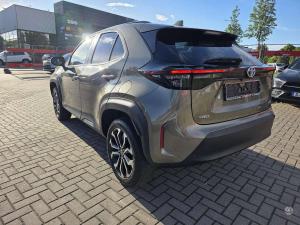 Коричневый Тойота Yaris Cross 2023 в Вильнюс, объемом двигателя 1.50 л и пробегом 100 тыс. км за 19300 €, фото 5 на AUTOMOTO.COM.LV