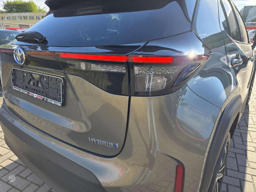 Коричневый Тойота Yaris Cross 2023 в Вильнюс, объемом двигателя 1.50 л и пробегом 100 тыс. км за 19300 €, фото 8 на AUTOMOTO.COM.LV
