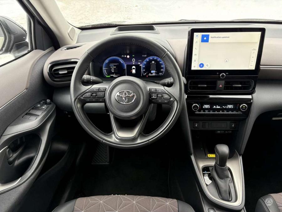 Коричневый Тойота Yaris Cross 2024 в Каунас, объемом двигателя 1.50 л и пробегом 11 тыс. км за 24300 €, фото 13 на AUTOMOTO.COM.LV