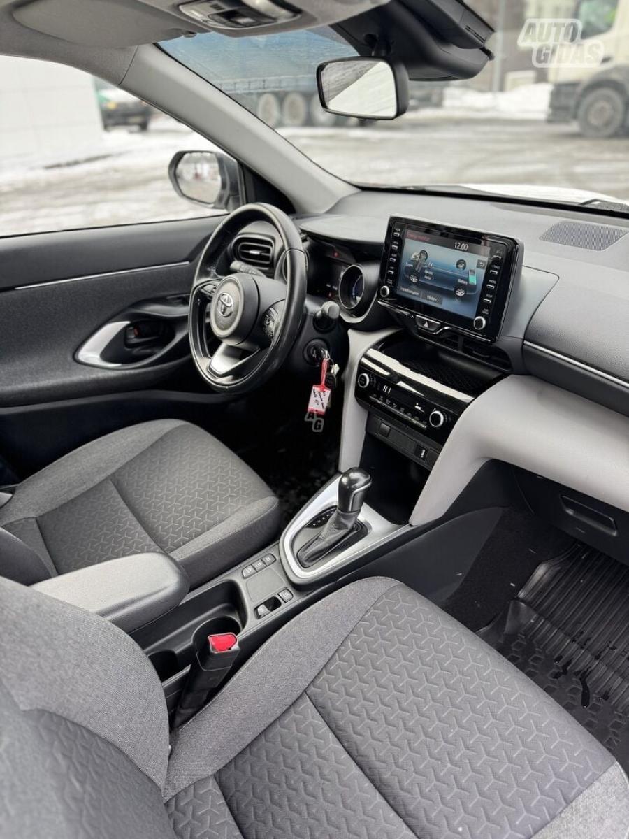 Toyota Yaris Cross 2021 in Vilnius, with an engine capacity of 1.50 L and mileage of 161 thousand km for 16350 €, photo 20 on AUTOMOTO.COM.LV