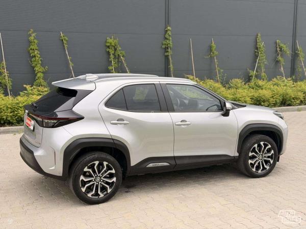 Toyota Yaris Cross 2022 in Vilnius, with an engine capacity of 1.50 L and mileage of 64 thousand km for 21450 €, photo 5 on AUTOMOTO.COM.LV